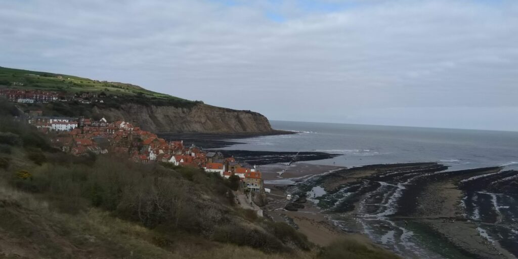 Dog walk at Boggle Hole, Robin Hood's Bay · Yorkshire (North) · Walkiees
