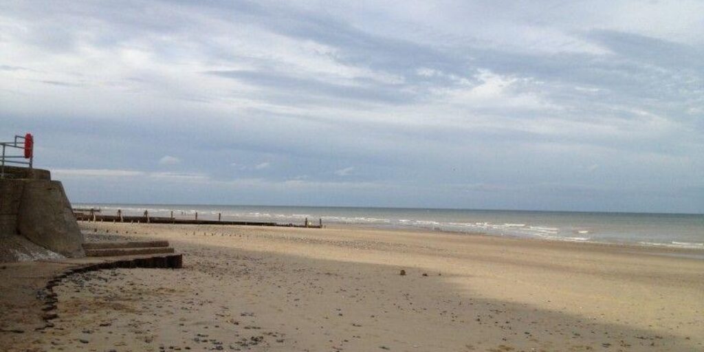 Dog walk at Mundesley Beach · Norfolk · Walkiees