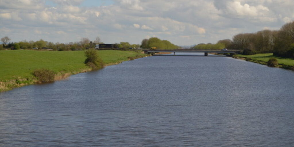 Dog walk at West Huntspill River Bank · Somerset · Walkiees